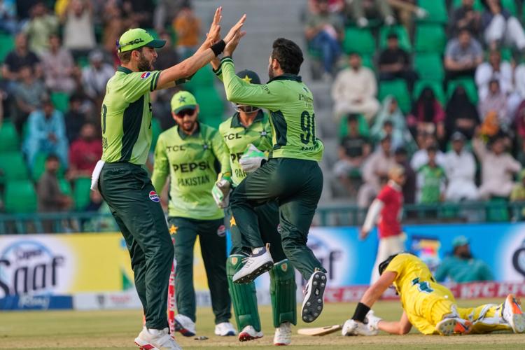 Pakistan beats Australia by four wickets to clinch ODI series 2-1 ...