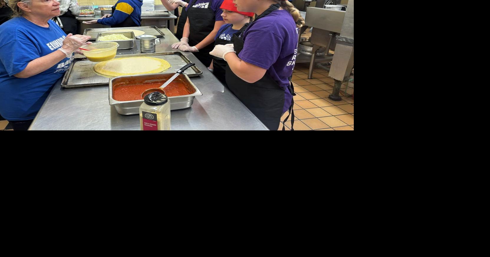 Ellwood students operate pizza shops, gain business experience | Local ...