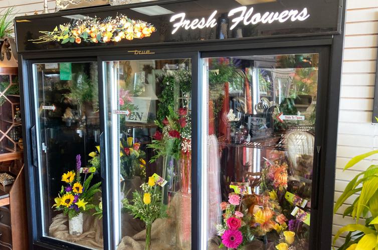 Lincoln flower shops thriving, spreading happiness one bouquet at a ...