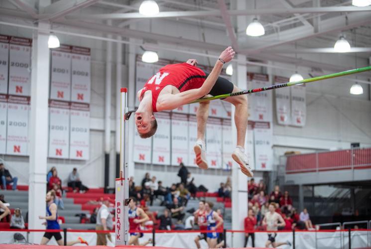 PHOTO: Razina and Neighbors set new No. 2 pole vault mark in school ...