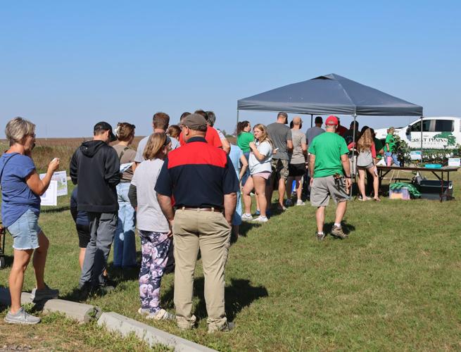 Lincoln Parks and Recreation hands out 400 trees to replace trees lost ...
