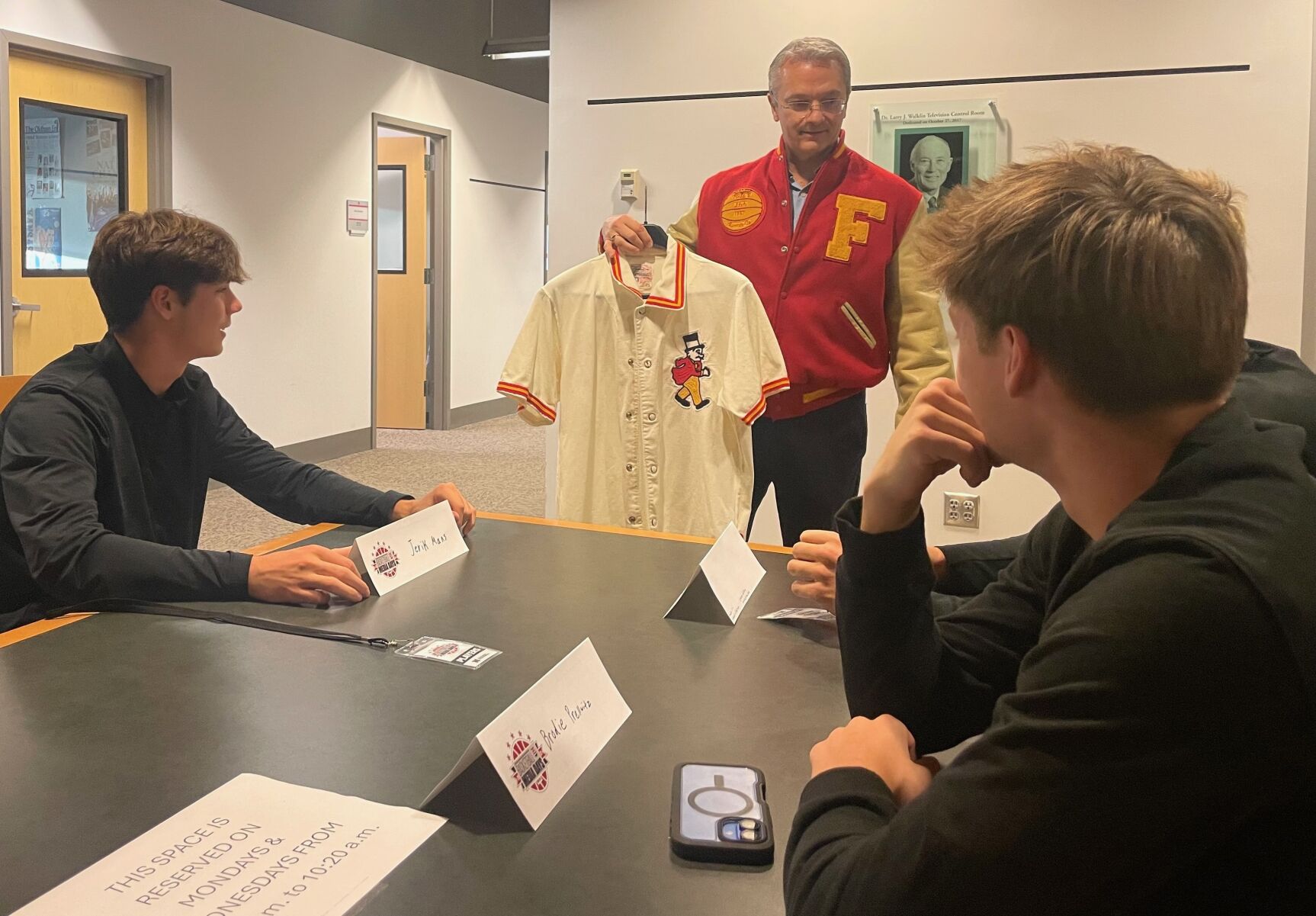Fairbury Jeffs boys basketball thrives on team chemistry, an improved ...