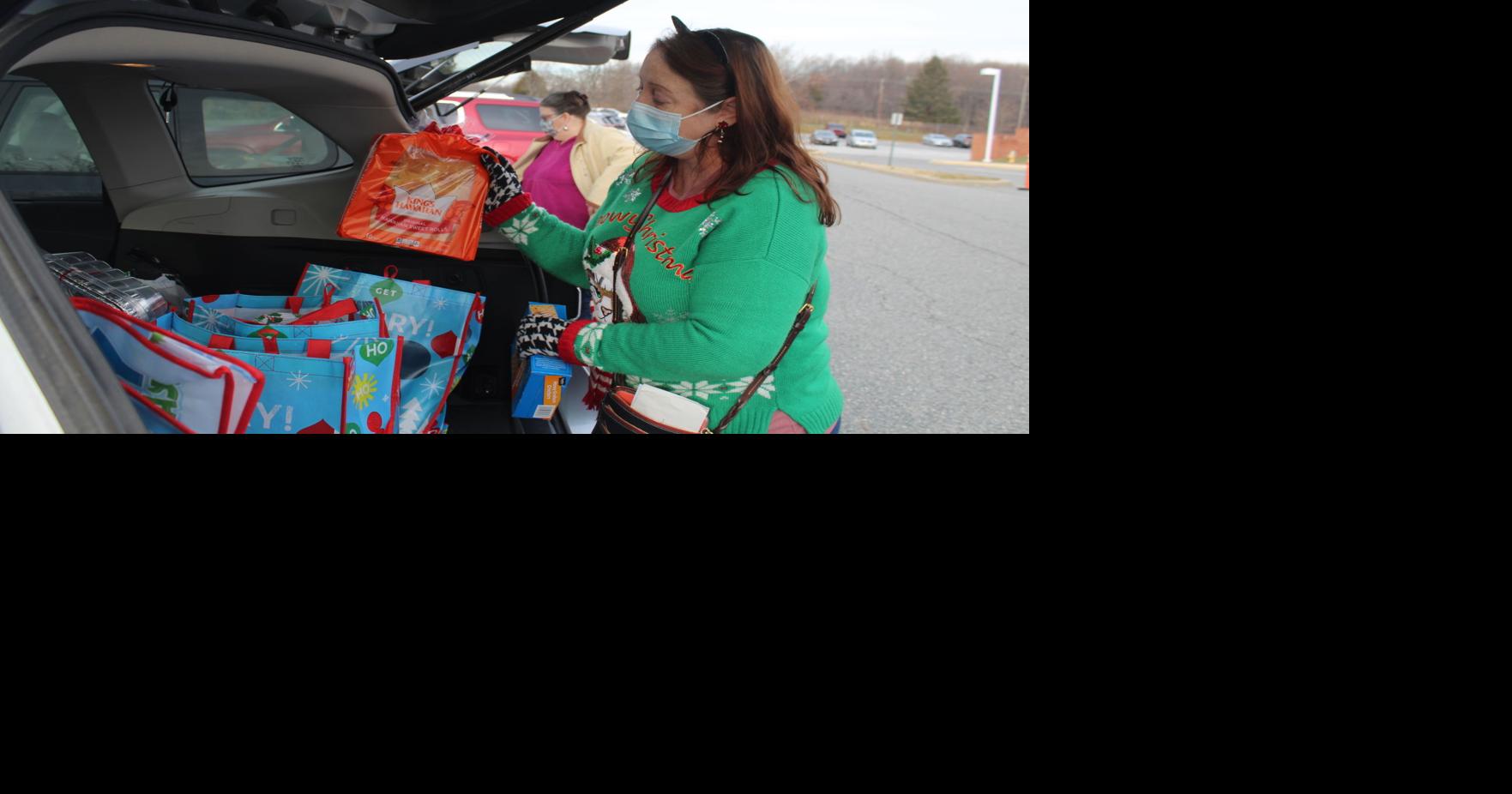 Oberle Elementary distributes holiday meals to families in need | News ...