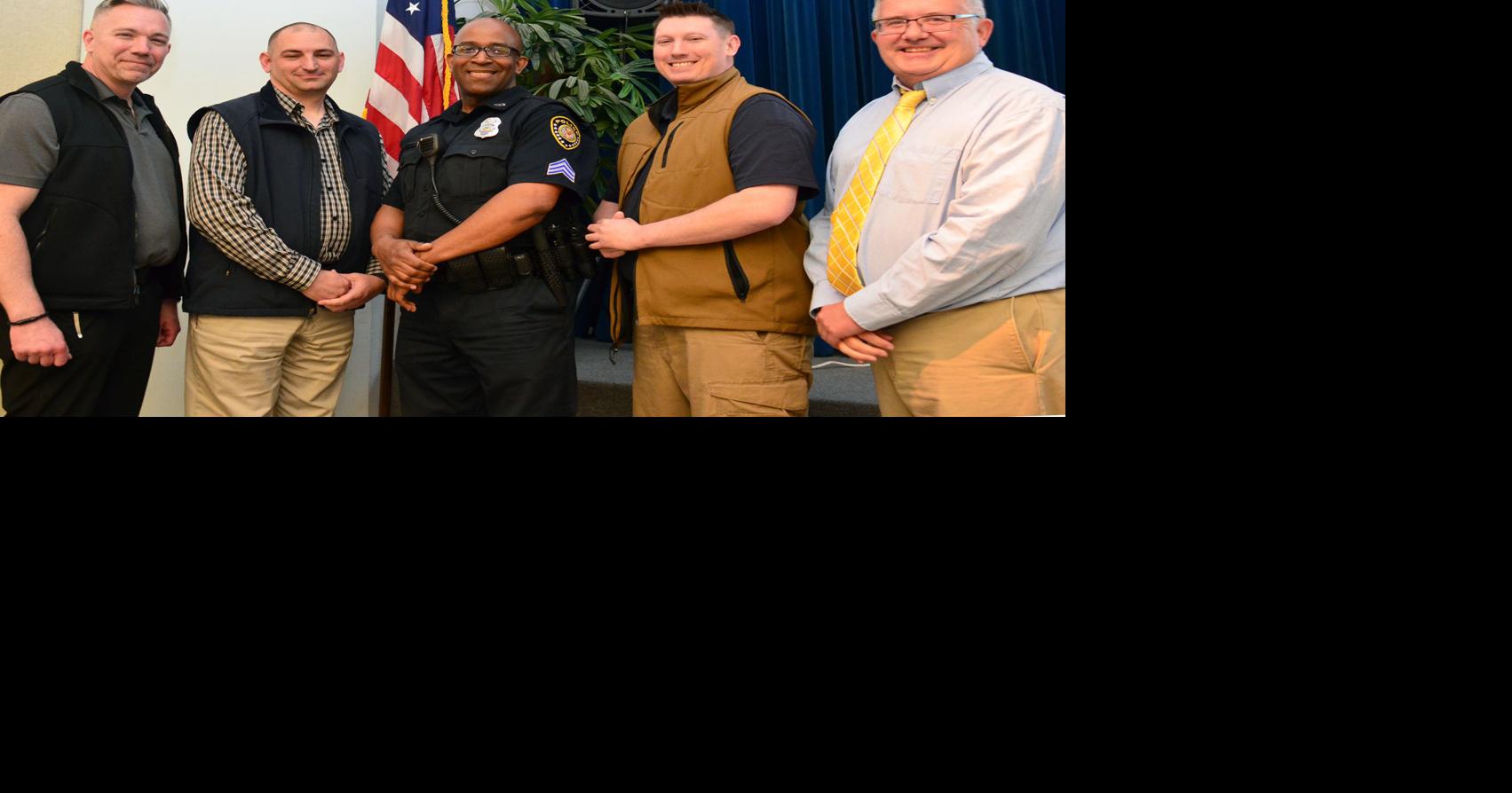 Newark veterans honored for police work at VA | News | newarkpostonline.com