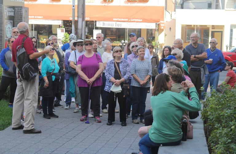 Walking tour shows off history of Main Street | News | newarkpostonline.com