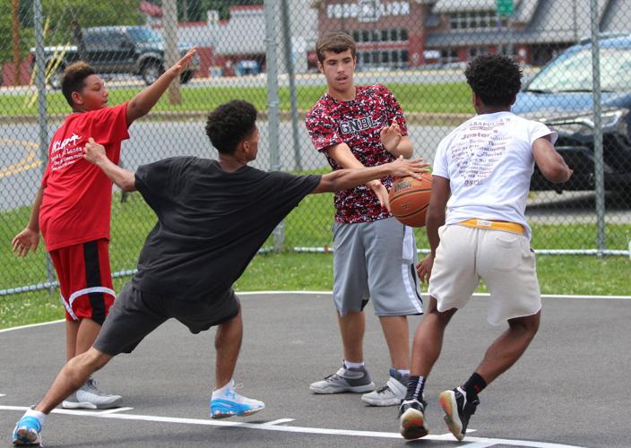 Harlem Globetrotters alum starts weekly basketball clinic in Brookside ...