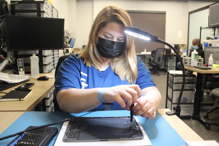 Cell phone repair shop opens on Newark's Main Street | News ...