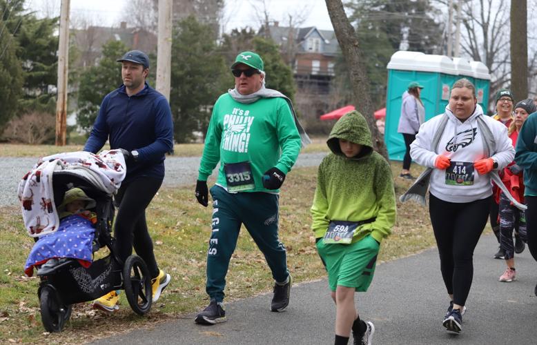 Run, Eagles, Run: Newarkers show off Philly pride at Super Bowl-themed ...