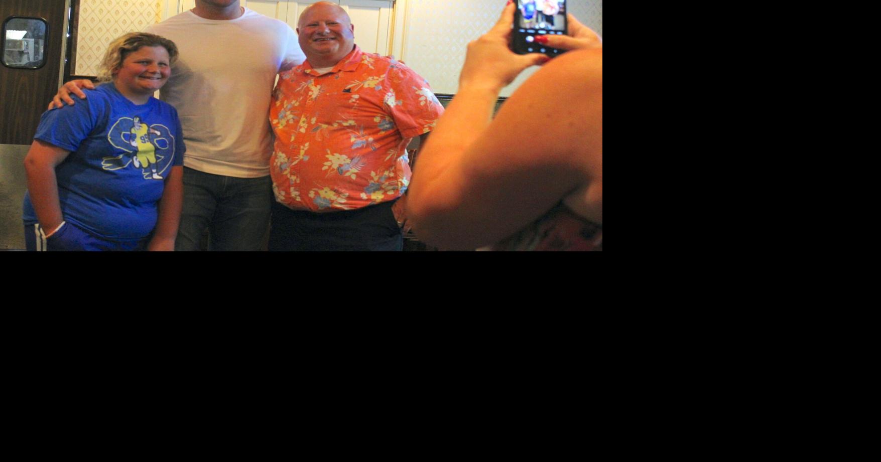 Super Bowl champion Troy Reeder returns to Newark to raise money for ...