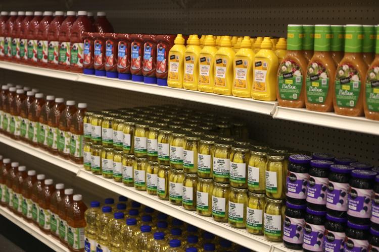 With a grocery store feel, renovated Food Bank pantry ‘restores dignity ...