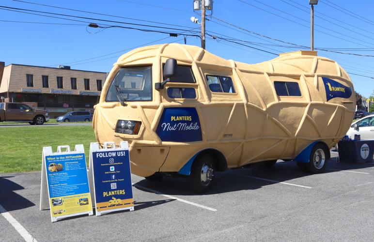 A lengthy legume: Planters NUTmobile visits Newark | News | newarkpostonline.com