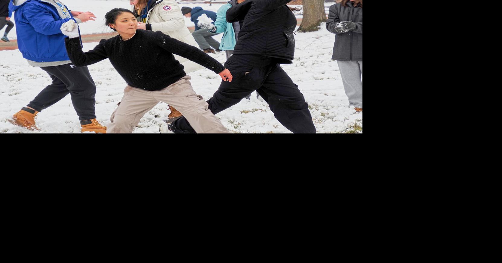 Photo gallery: UD students organize huge snowball fight on The Green ...