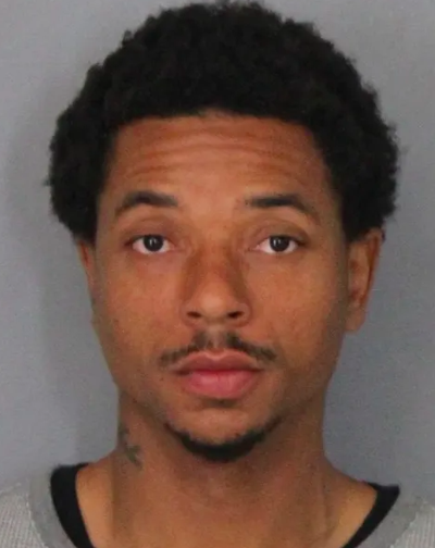 Police officer assaulted while arresting shoplifting suspect at Newark ...