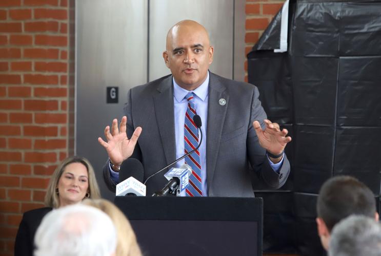 Newark train station named in honor of Sen. Carper | News ...