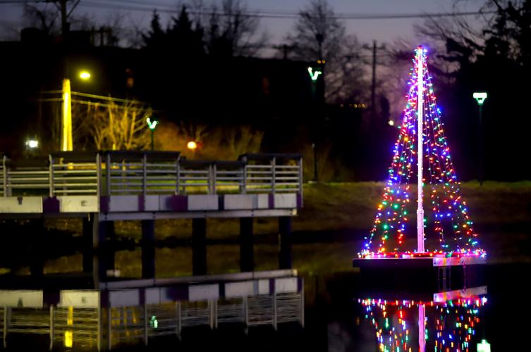 Photo gallery: Christmas reflections at Hillside Park | News Gallery ...