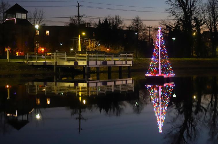 Photo gallery: Christmas reflections at Hillside Park | News Gallery ...