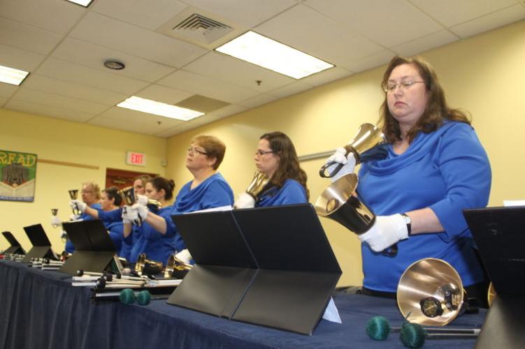Newark bell choir rings in the holiday season | News | newarkpostonline.com