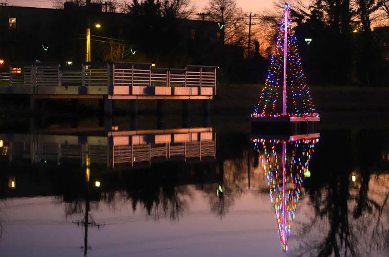 Photo gallery: Christmas reflections at Hillside Park | News Gallery ...