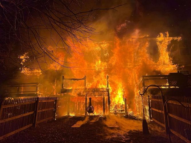 Fire damages several townhouses in Glasgow | News | newarkpostonline.com