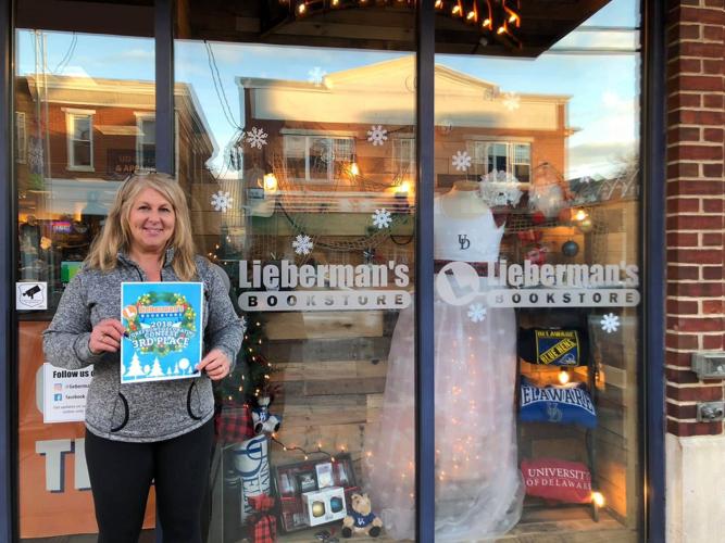 Del-One FCU wins downtown decorating contest | News | newarkpostonline.com