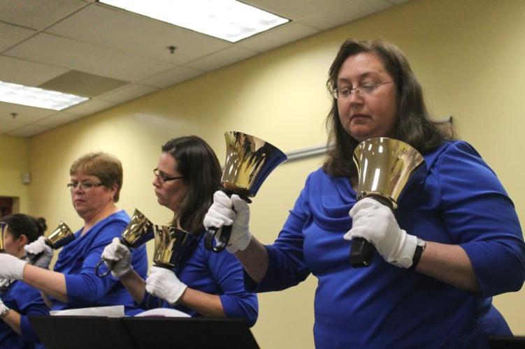 Newark bell choir rings in the holiday season | News | newarkpostonline.com