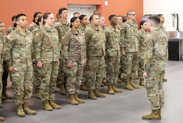 Surprise! At deployment ceremony, Newark-based soldier finds out he ...