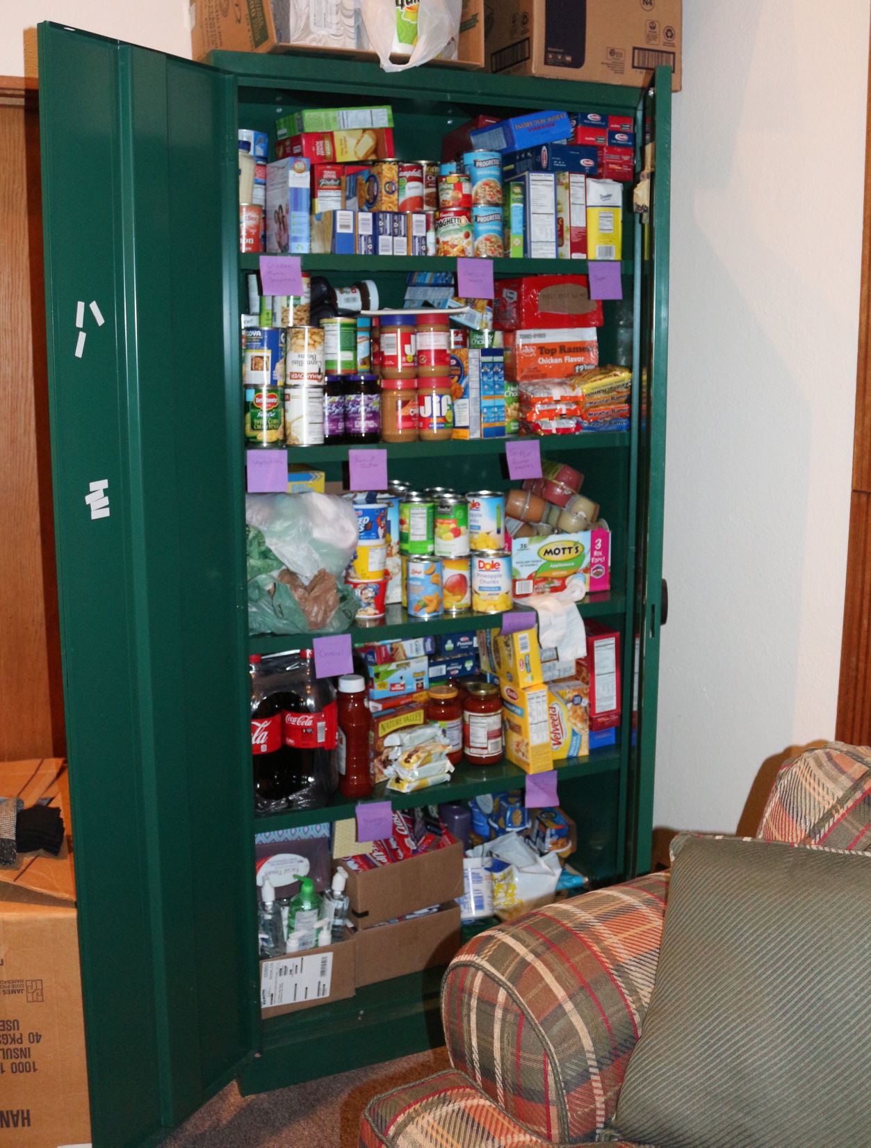 Food closet provides a helping hand to UD students | News ...