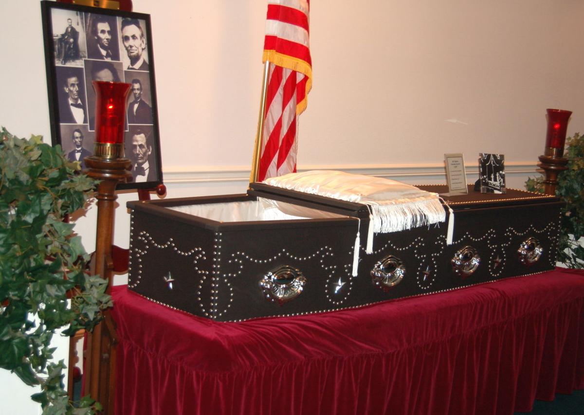 Replica of Lincoln’s coffin provides unique history lesson | News ...
