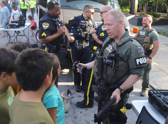 Newarkers, first responders bond at National Night Out | News Gallery ...