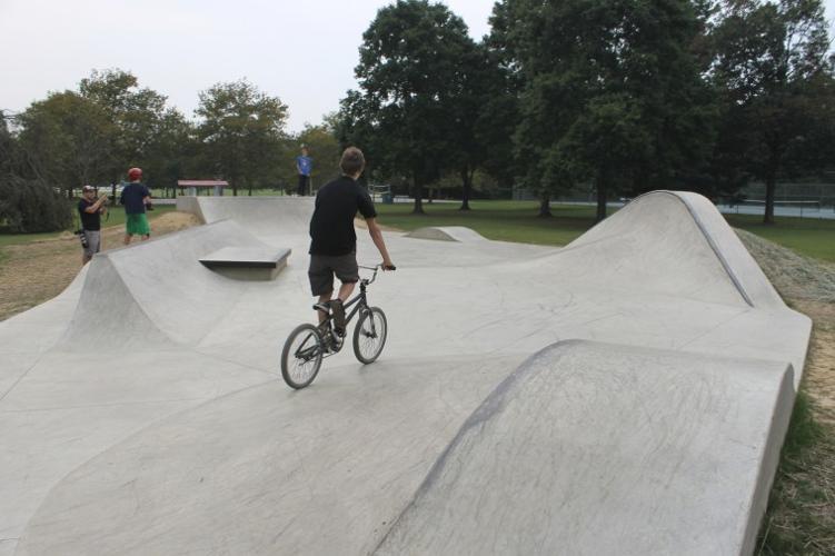 Newark's first skate spot opens in Handloff Park | News ...