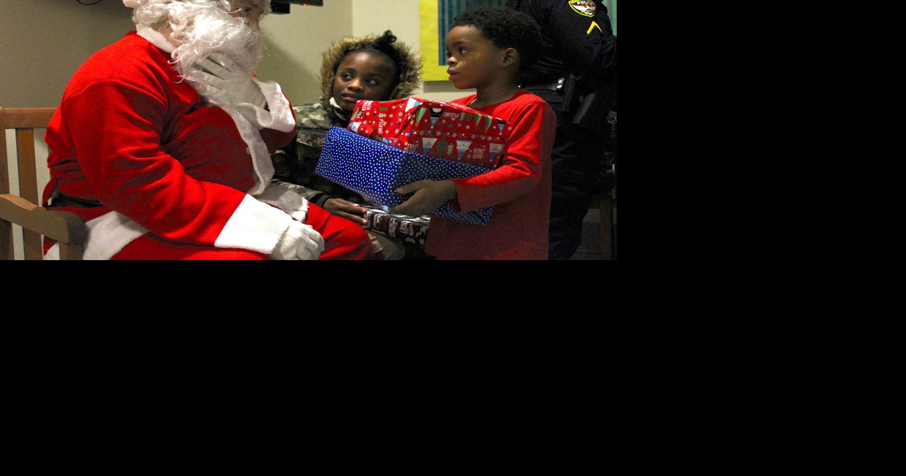 Santa delivers early through annual Toys for Tots event | News ...