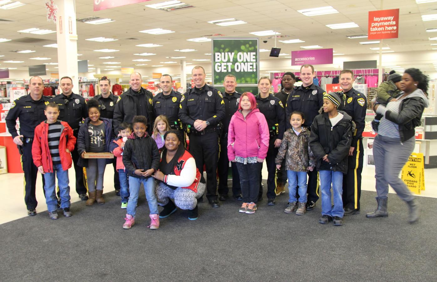 Shop with a Cop event ‘a very big blessing’ | News | newarkpostonline.com