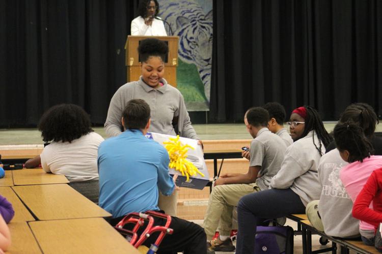 Shue-Medill students donate appliance to REACH students | News ...