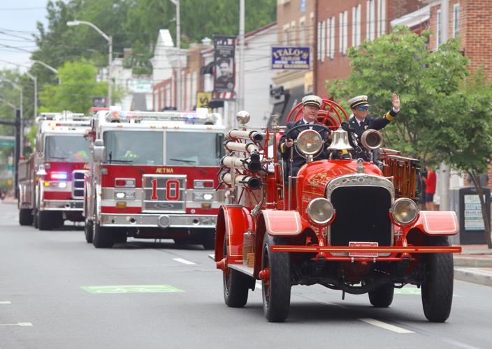 Newarkers honor the fallen with Memorial Day parade, ceremony | News ...