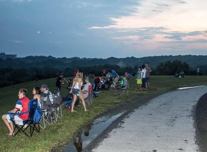 Fireworks viewing at Newark Reservior | News Gallery | newarkpostonline.com