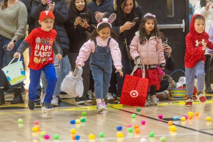 Rain can't crack Newark's Easter egg-citement | Gallery ...