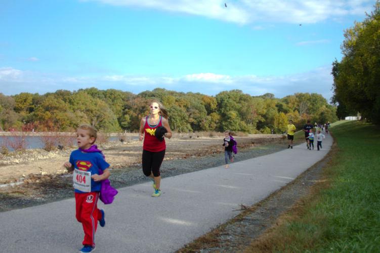 Kids don capes for ‘Superhero Run’ | News | newarkpostonline.com