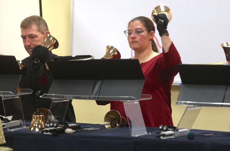 Newark bell choir rings in the holiday season | News | newarkpostonline.com