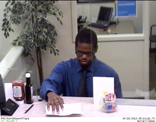 Man wearing tie robs Claymont bank | News | newarkpostonline.com