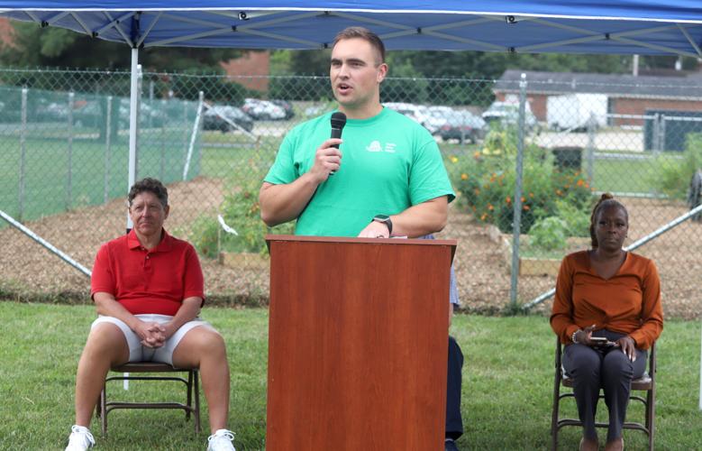 Dickey Park garden cultivates community spirit, healthy eating habits ...