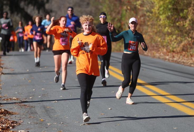 More than 500 run in Newark's annual Turkey Trot | News Gallery ...