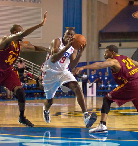Snowy weather puts damper on 87ers home debut | Professional ...