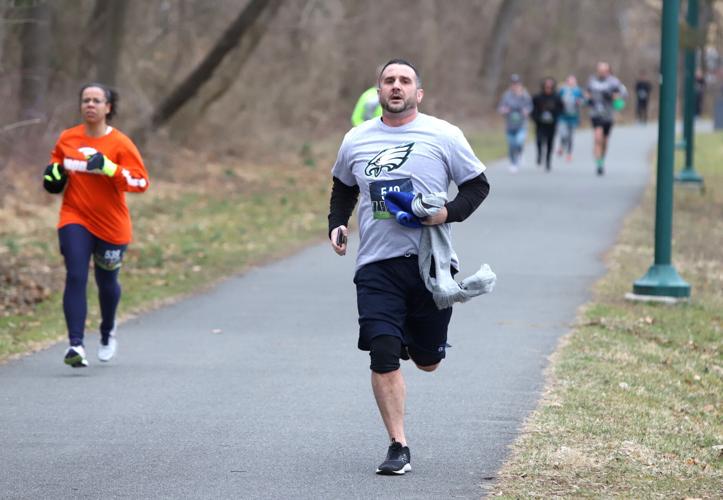 Run, Eagles, Run: Newarkers show off Philly pride at Super Bowl-themed ...