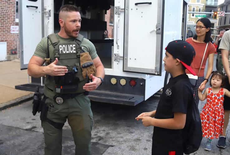 Newarkers, first responders bond at National Night Out | News Gallery ...