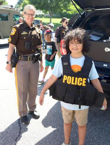 Downes Elementary hosts First Responders Day | News | newarkpostonline.com