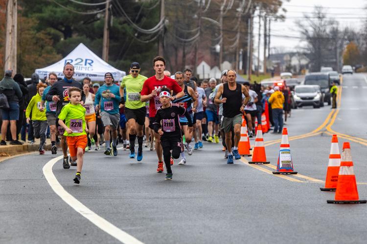 Trotting like turkeys: Annual race draws hundreds to Newark | News ...