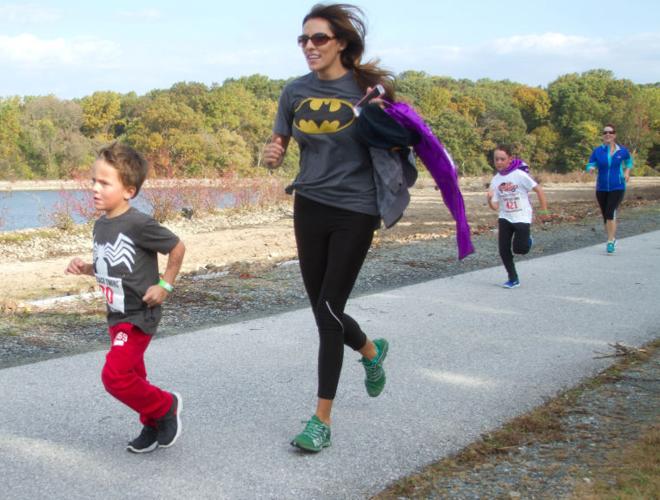 Kids don capes for ‘Superhero Run’ | News | newarkpostonline.com