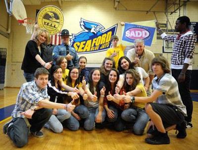 High school students asked to take the no texting pledge | News ...