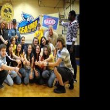 High school students asked to take the no texting pledge | News ...