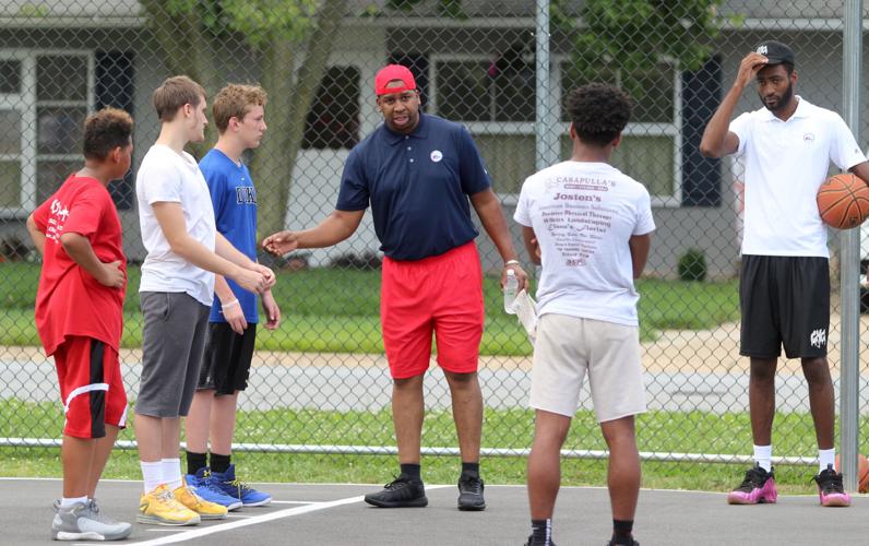 Harlem Globetrotters alum starts weekly basketball clinic in Brookside ...